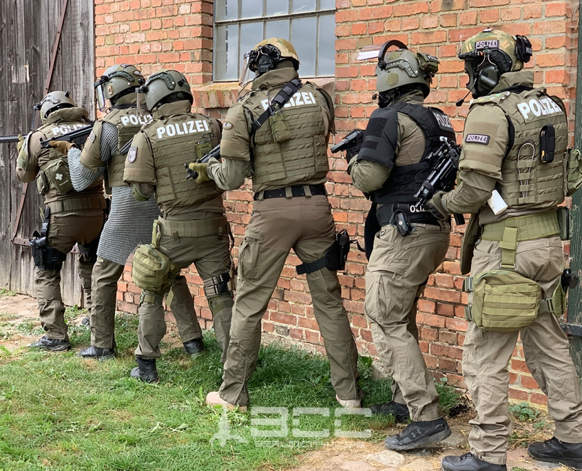 SEK - Spezialeinheit / Ausrüstung - Berlin City Cops